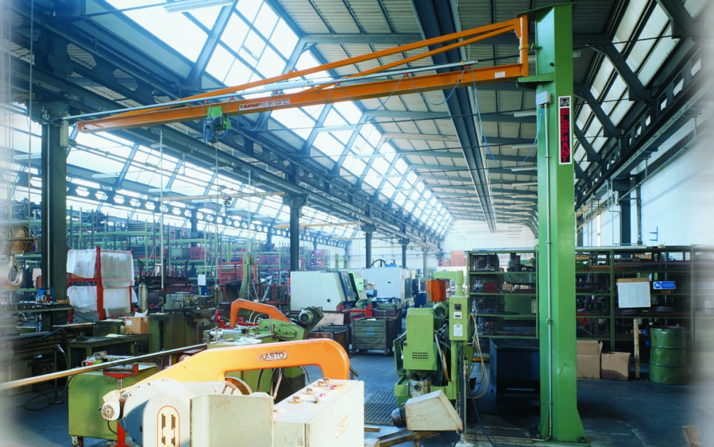 Column and bracket jib crane with tie-rod girder jib - Lifting ...